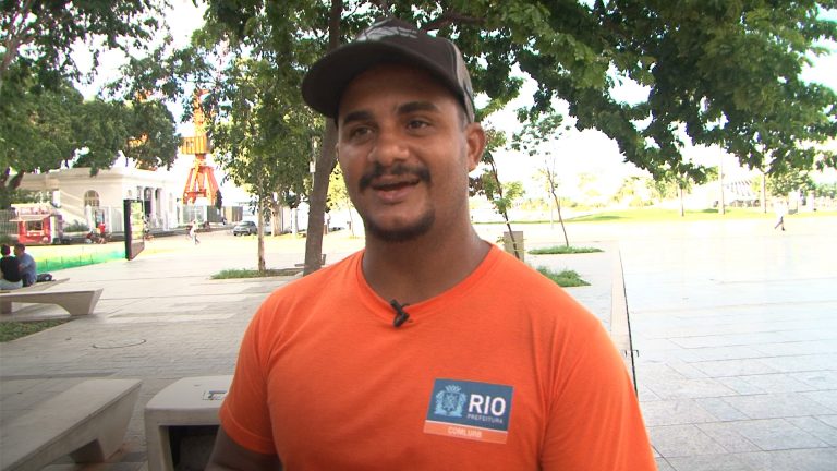 'Servidor Sangue Bom': Gari faz parto no Morro da Providência e quer ...