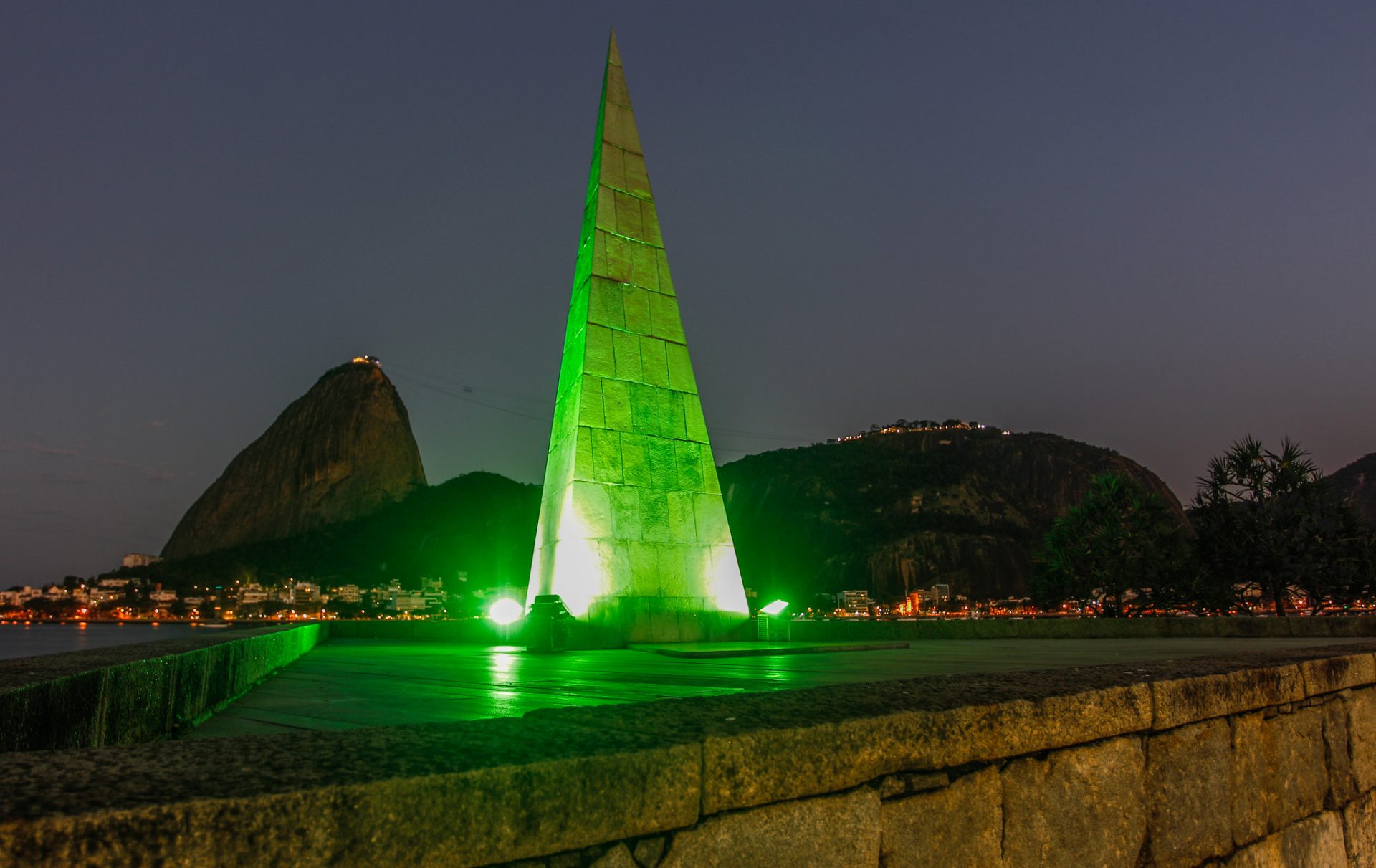 Rioluz ilumina monumentos do Rio de Janeiro para lembrar datas ...