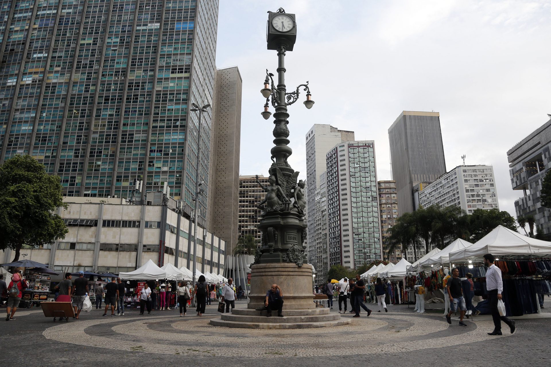 Reloj histórico en Largo da Carioca es restaurado y vuelve a tocar ...