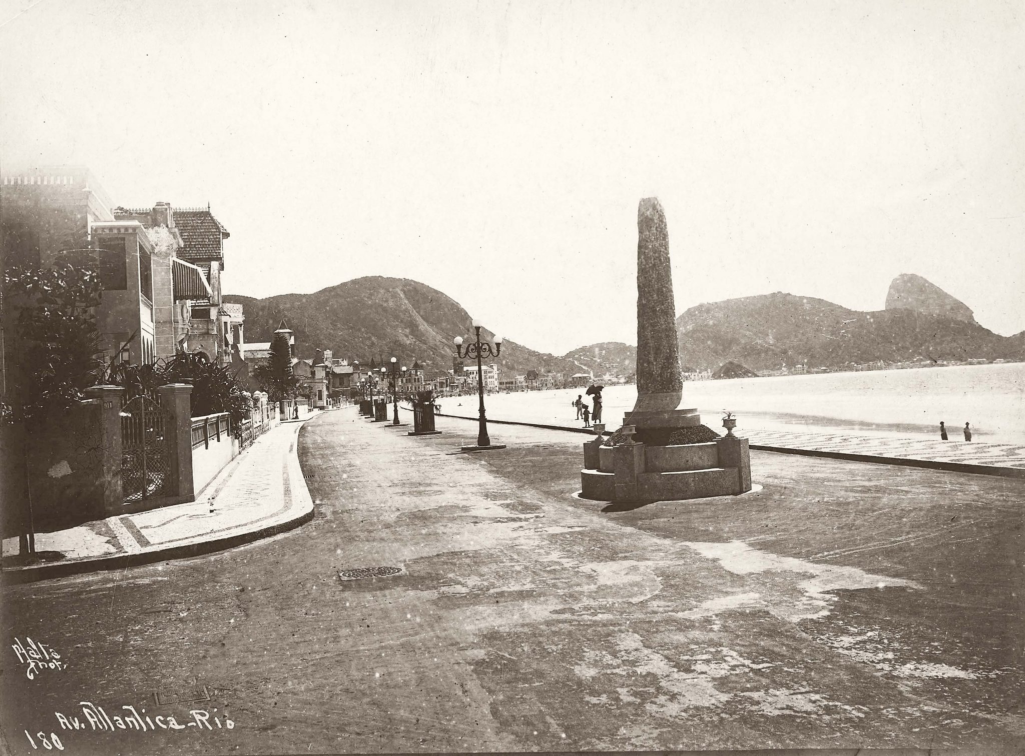 Imagens do Rio Antigo são expostas nos postos de salvamento da orla em ...