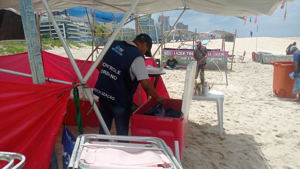 Seop Aplica Multas A Barraqueiros Que Loteavam As Areias Das Praias