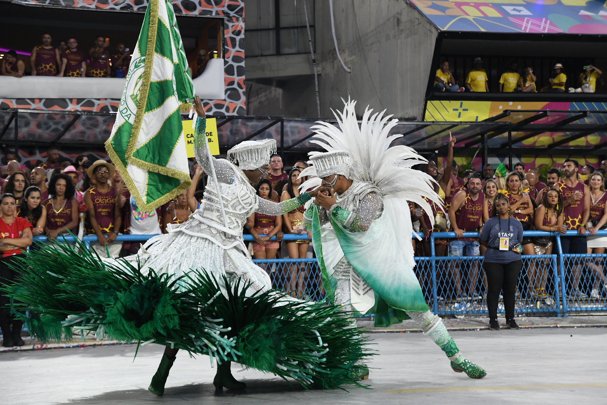 Fotogaleria: veja como foi o segundo dia de desfiles das escolas de samba da Série Ouro ...