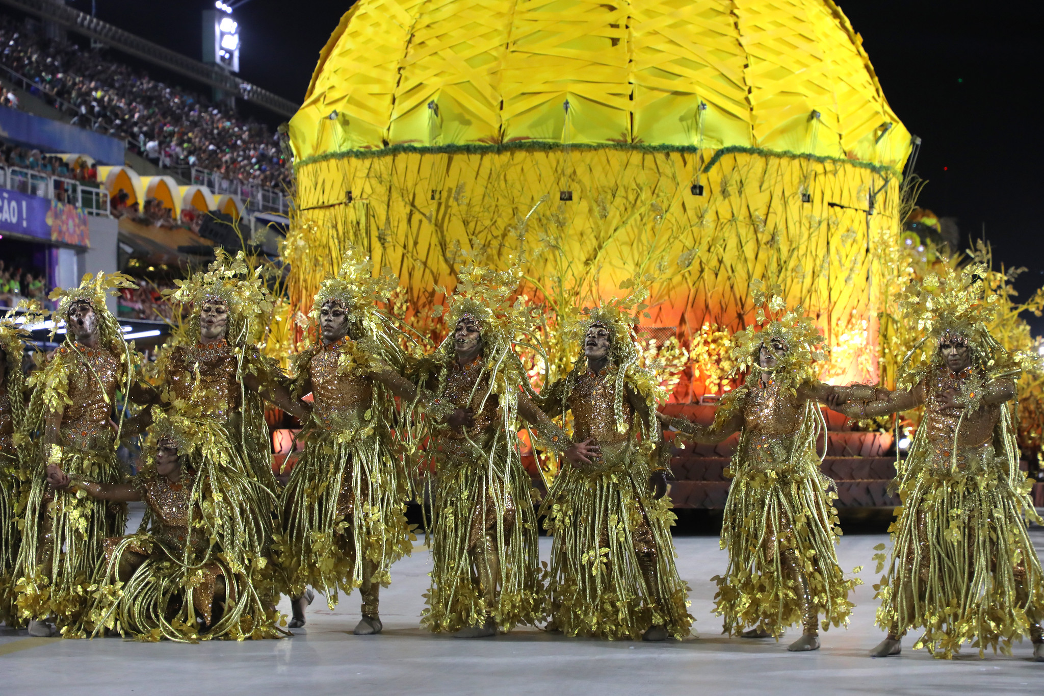 Fotogaleria: veja como foi o primeiro dia de desfiles do Grupo Especial na Sapucaí - Prefeitura ...