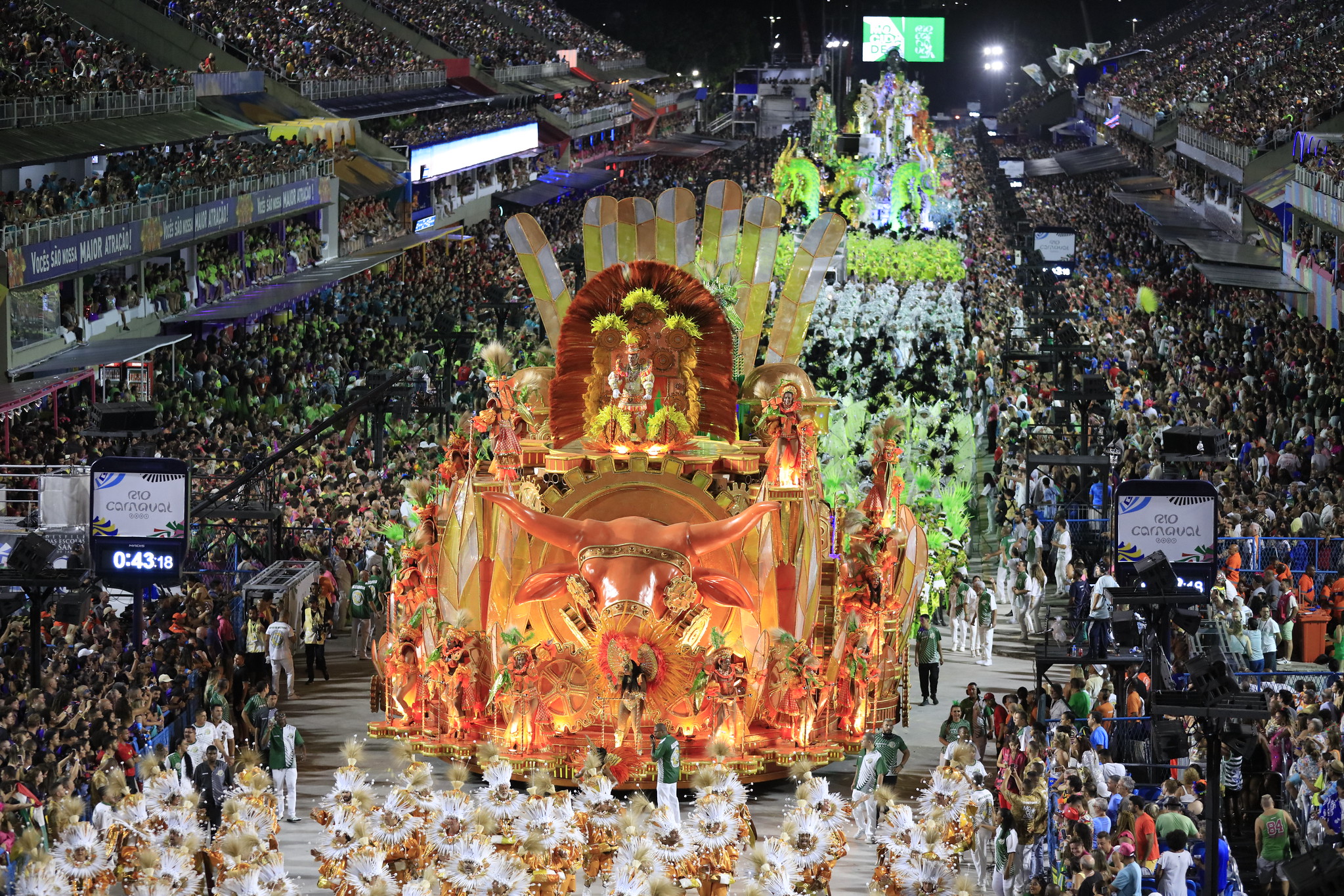 Fotogaleria: veja como foi o primeiro dia de desfiles do Grupo Especial na Sapucaí - Prefeitura ...