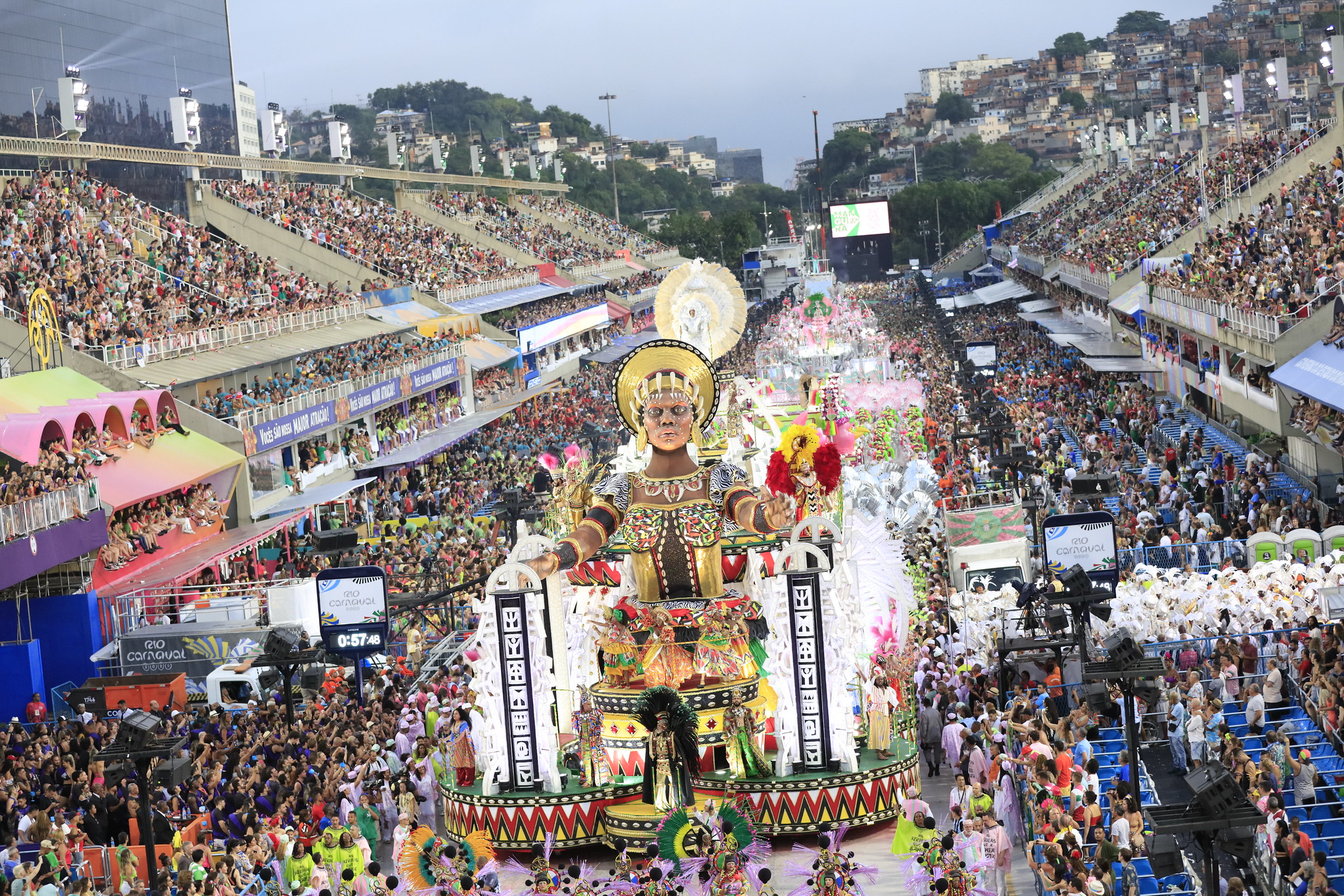 Fotogaleria: veja como foi o primeiro dia de desfiles do Grupo Especial na Sapucaí - Prefeitura ...