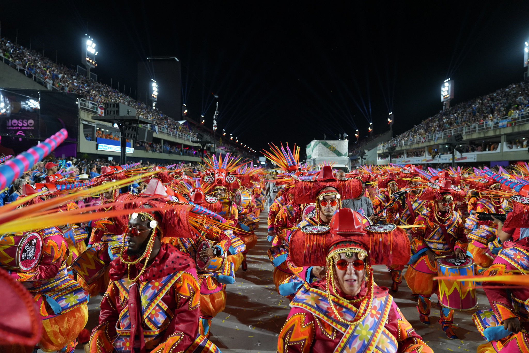 Fotogaleria: veja como foi o segundo dia de desfiles do Grupo Especial na Sapucaí - Prefeitura ...