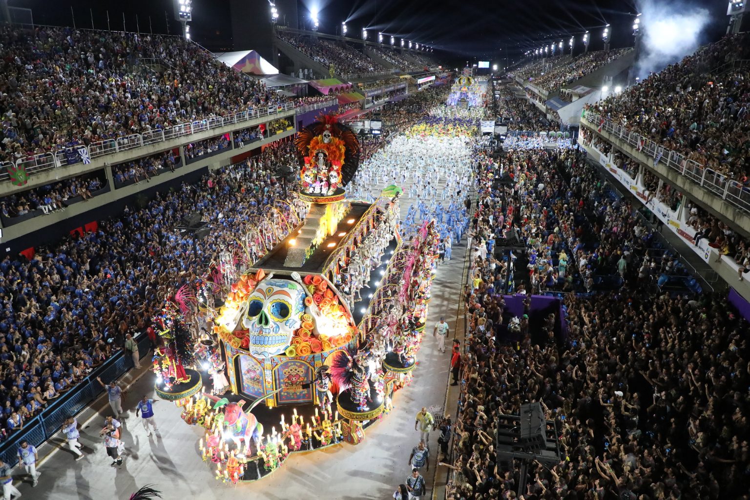 Fotogaleria: veja como foi o segundo dia de desfiles do Grupo Especial na Sapucaí - Prefeitura ...