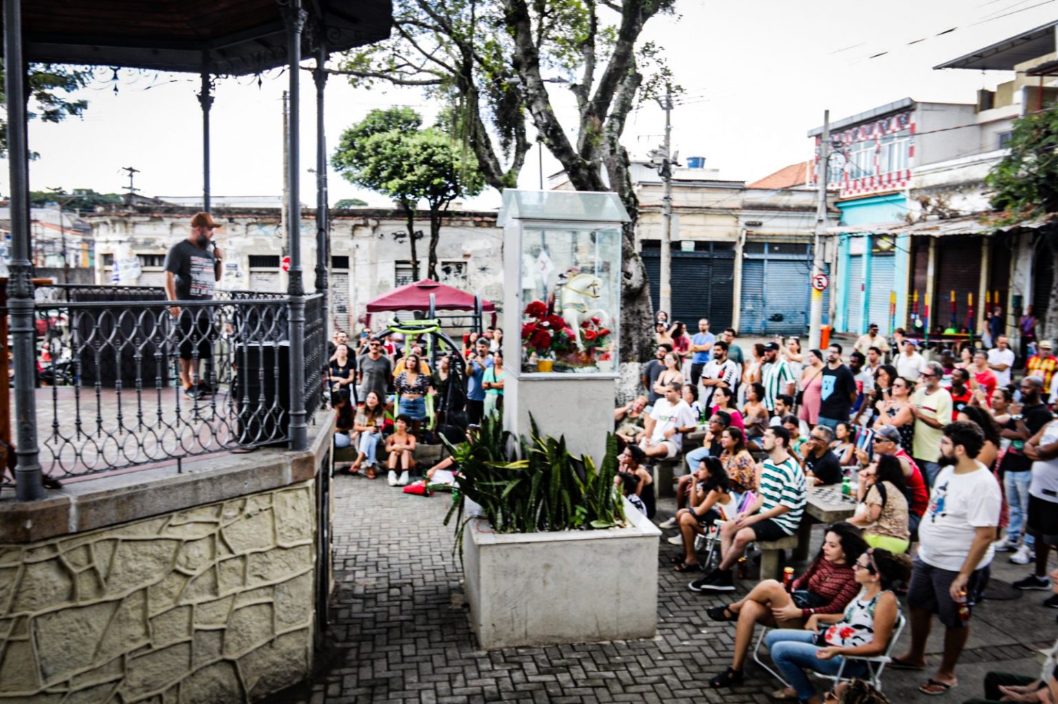Projeto com aulas públicas resgata o encanto dos coretos e a memória do ...
