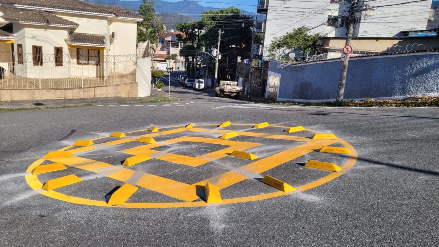 Rotatória é implantada em ruas de Maria da Graça - Prefeitura da Cidade ...