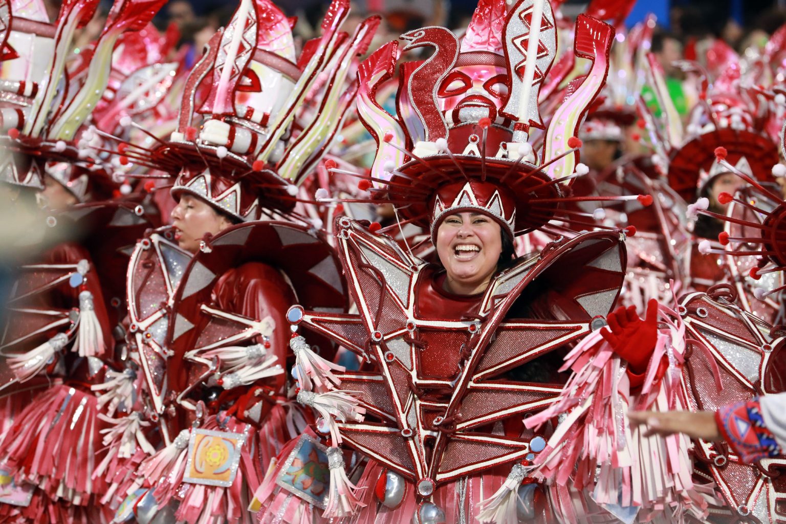 Fotogaleria: confira imagens do desfile da Viradouro, a grande campeã ...