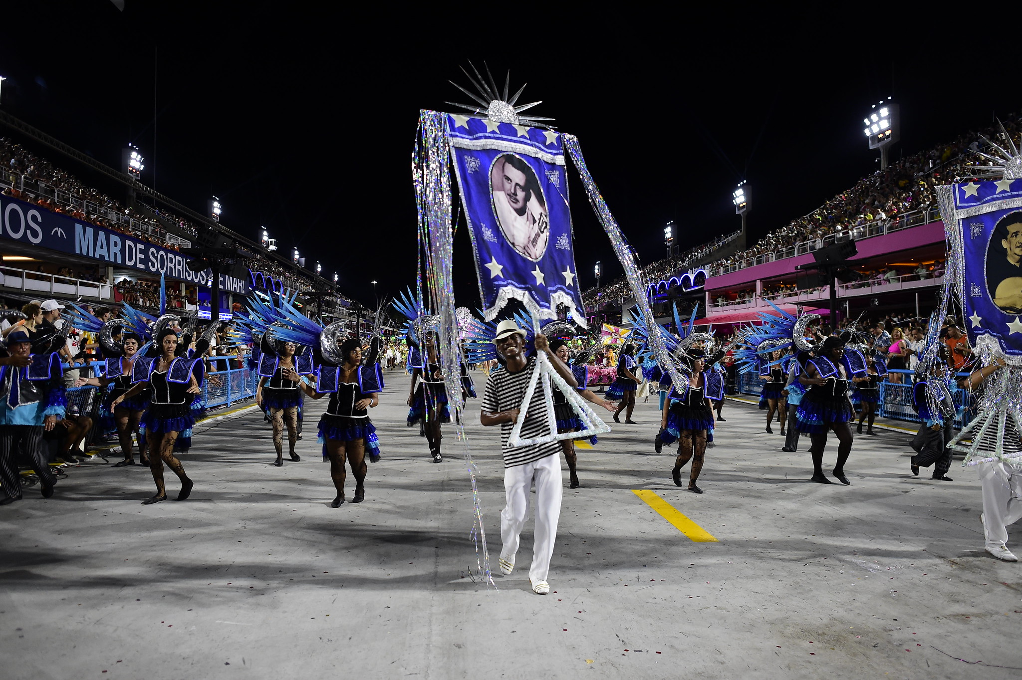 Galeria de fotos: confira imagens do segundo dia de desfiles das escolas da Série Ouro ...