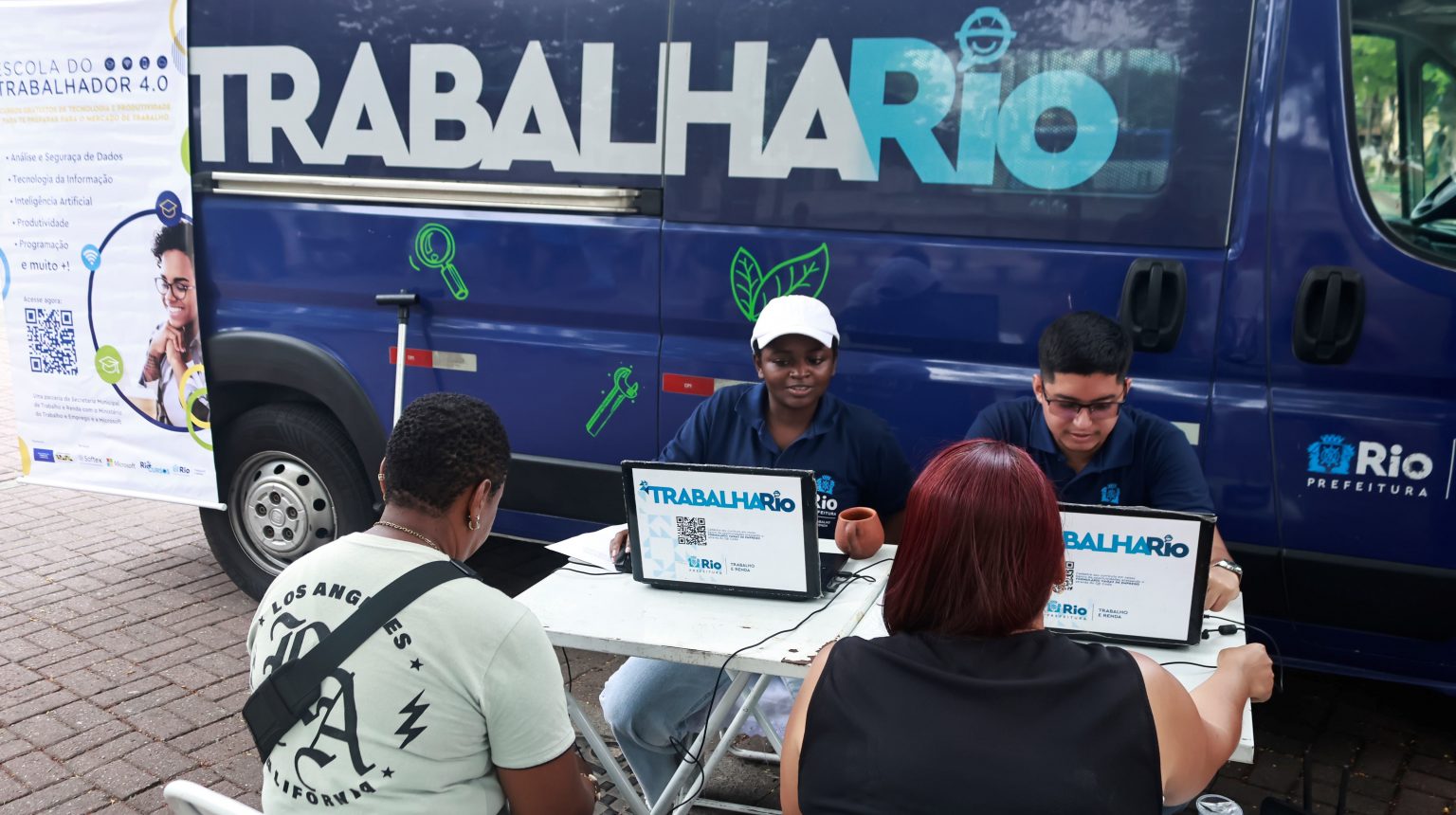 BRT Seguro agents arrest man for stealing electrical panel - Rio de ...