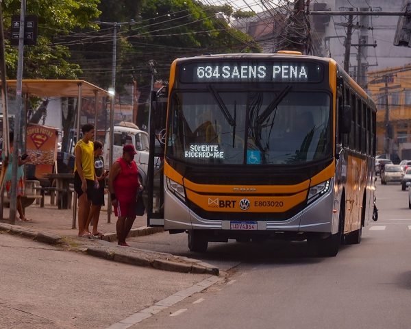 Prefeito acompanha primeiro dia de operação da Mobi-Rio na Ilha do ...
